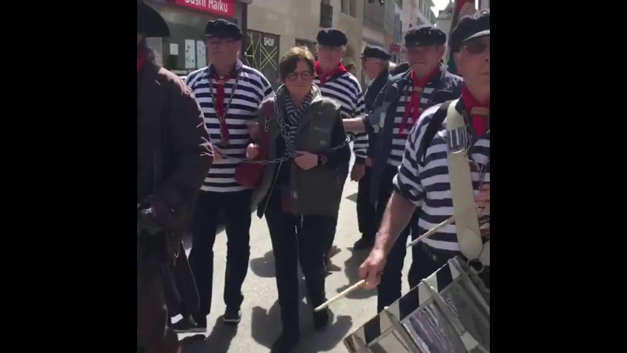 La municipale de la police de Nyon prise en otage! | 24 heures